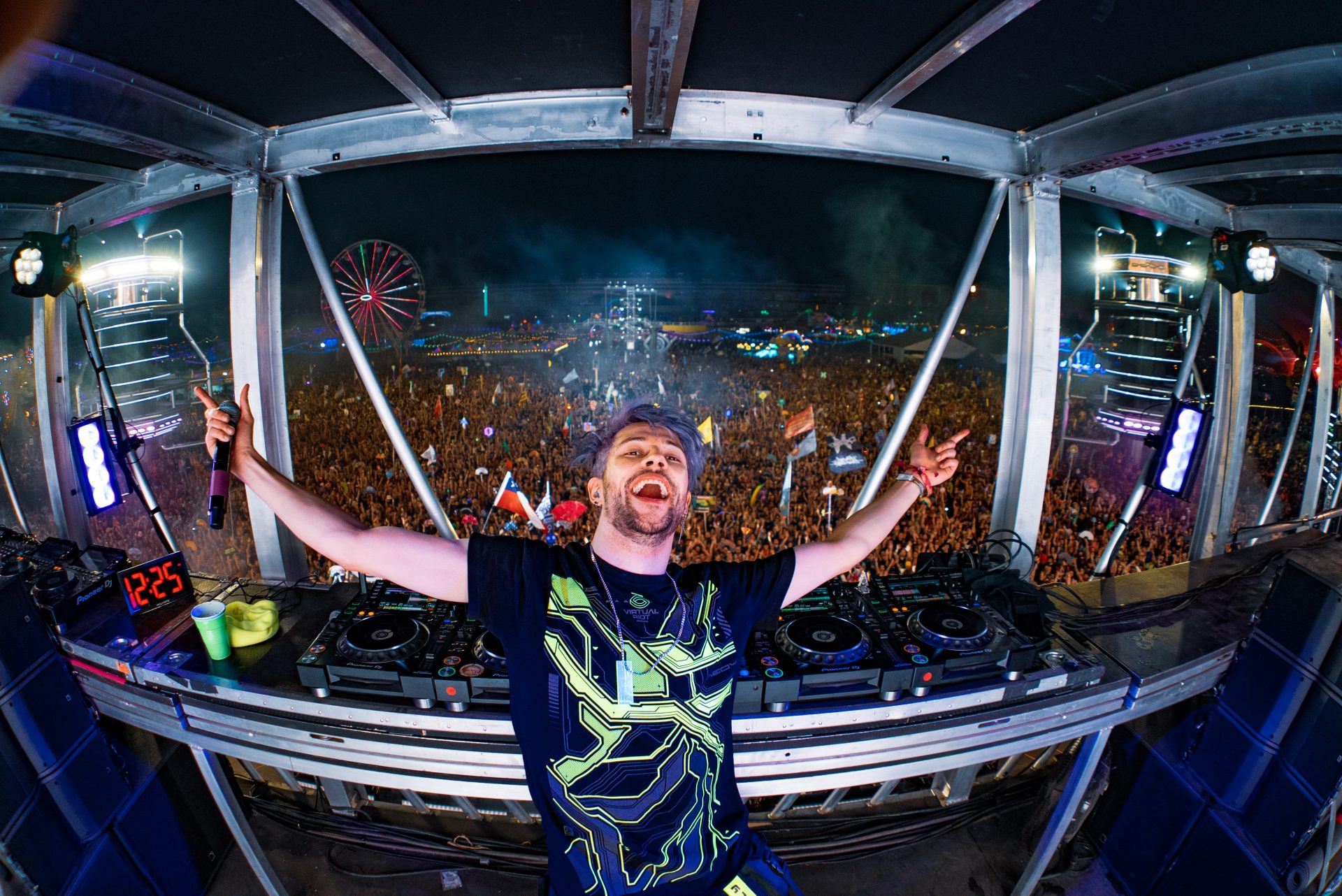 Virtual Riot releases new merch with Neo4ic - MGNFY